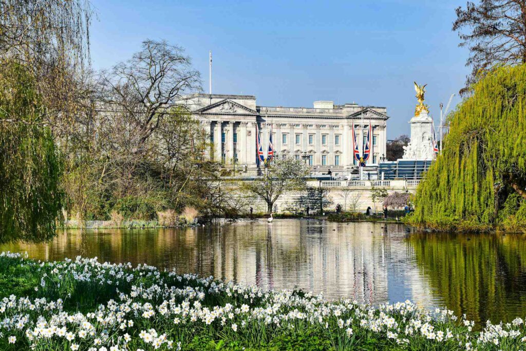 Visit Buckingham Palace, London - VisitStay