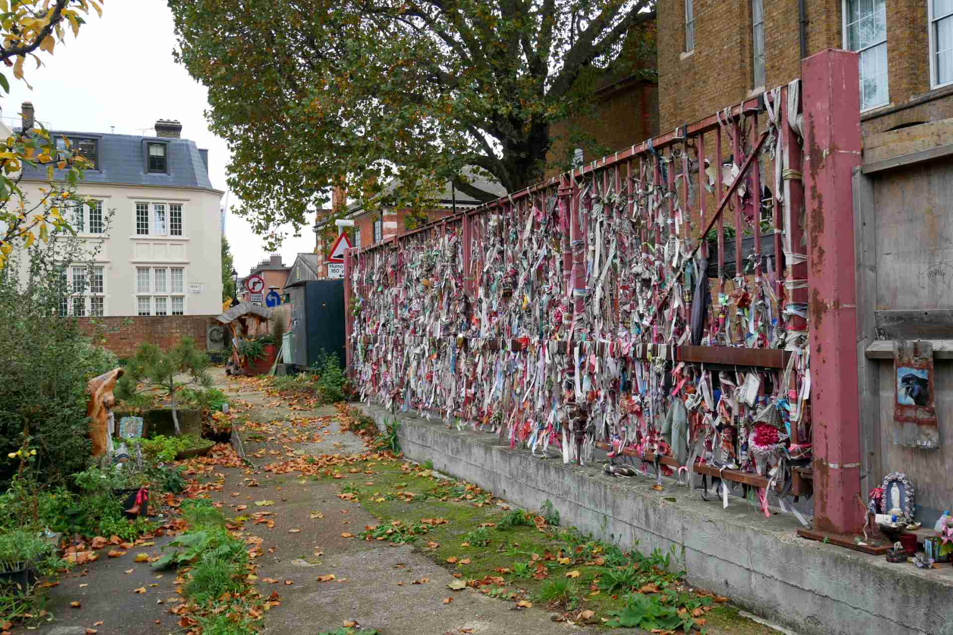 Visit Crossbones Graveyard, Southwark, London - VisitStay
